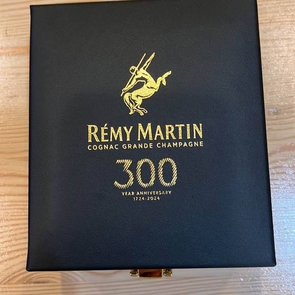 Remy Martin | Party Supplies | Remy Martin 30 Year Anniversary Gift Box ...